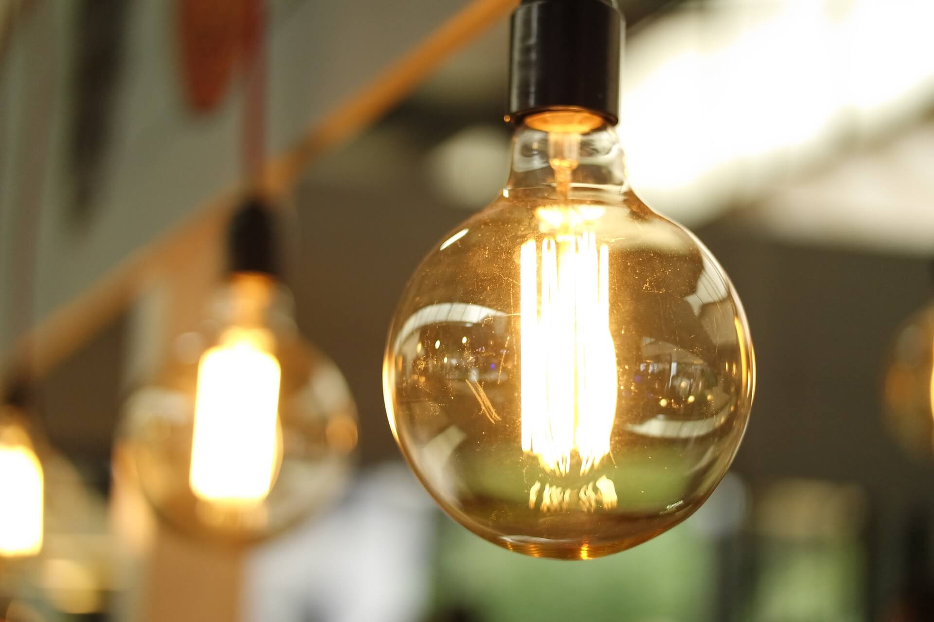 Managing the light bulb from a smartphone over MQTT